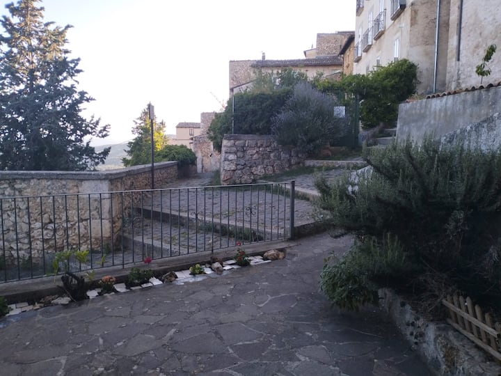 Il Cortile A Calascio - Ofena