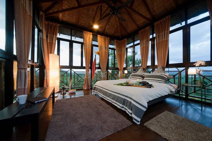 C01 - Glass Chalet - Bentong