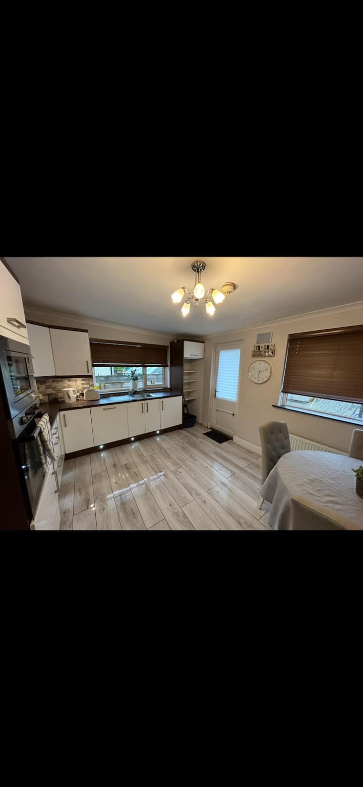 3-bed Home 8 Mins From Airport - Dublino