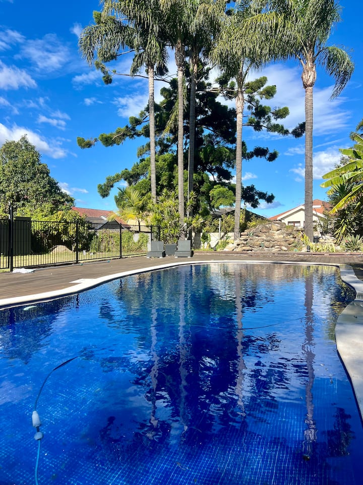 The Palms Poolside Stay In Strathfield - Strathfield