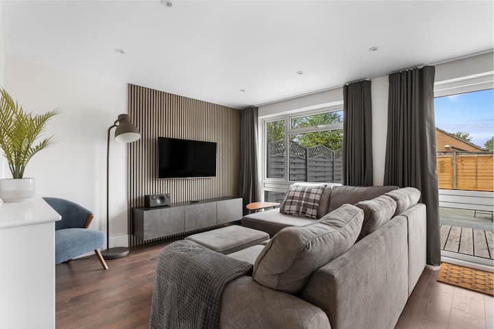 3 Bed House Central Stratford - Warwick