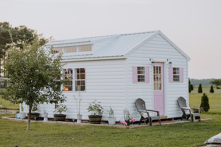 The Coastal Country Cottage - Delaware