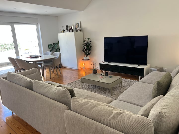 Bright Apartment W/sunny Terrace - Lisbon