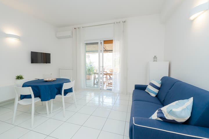 Maiori- Amalfi Coast -
Blue Wind, Dimora West. - Erchie