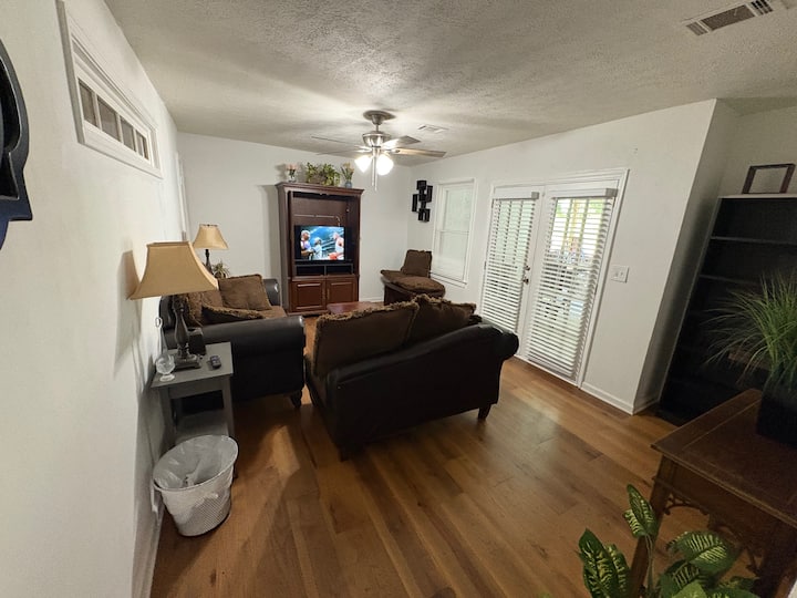 Nice Basement Apartment - Lithonia, GA