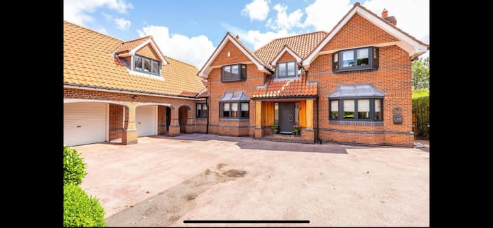 Luxury Propery - Sherwood Forest