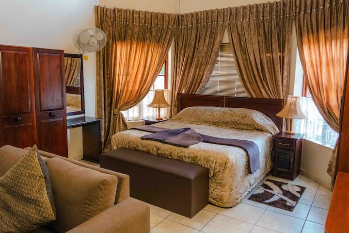Exclusive Family Chalet - Rustenburg