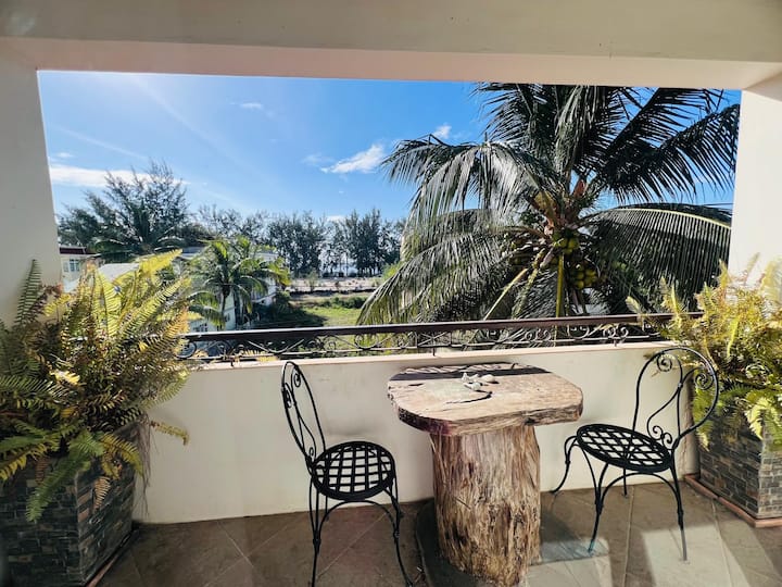 Sunset Lagoon Holiday Villa - Cozy With Beach View - Mauritius
