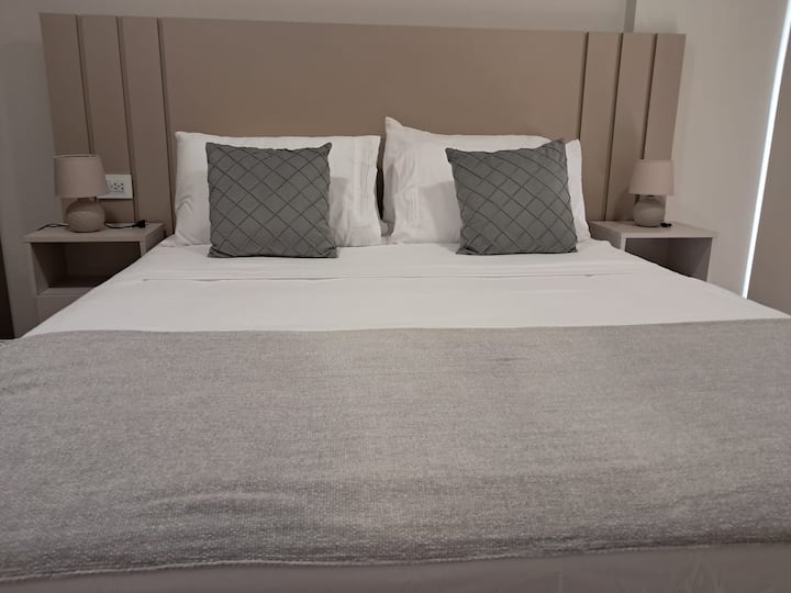 Moderno Y Luminoso, En La Mejor Zona De Asunción - Paraguay