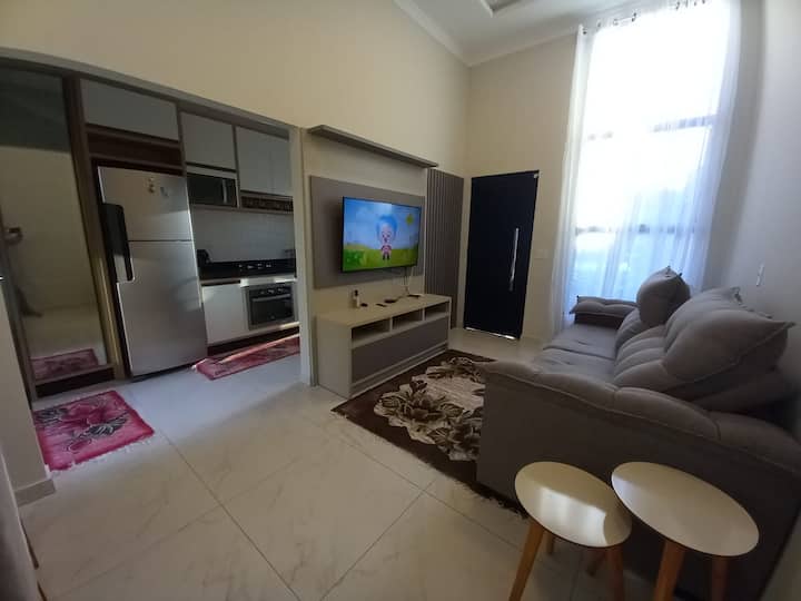 Casa Com Suíte, Dois Quartos E Ar Condicionado - Cascavel
