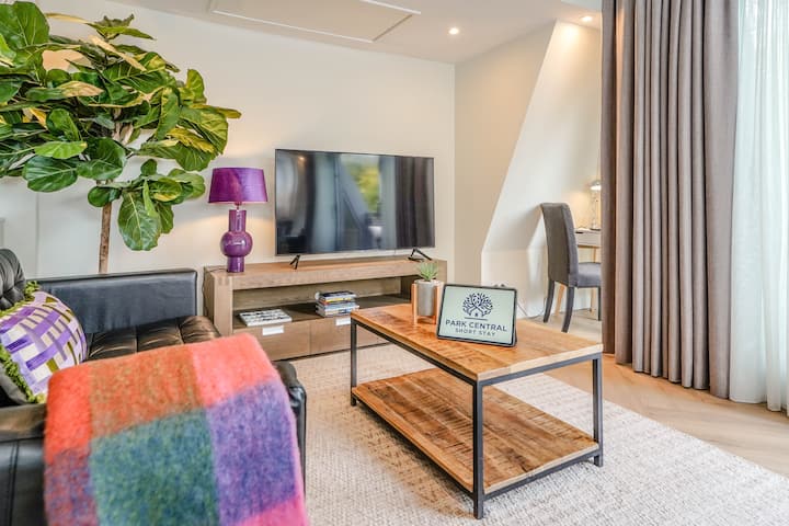 Park Central Executive 102d - 