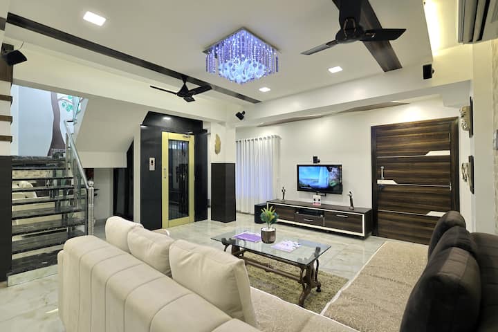 Luxury 4 Bhk Urban Villa In Borivali - Mumbai