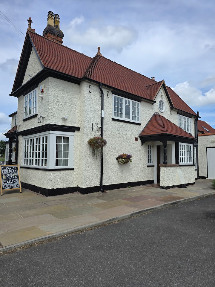 Oak Nest - 3 Bedroom Apt - Nantwich