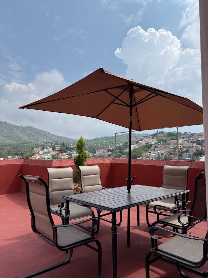 Casa Amplia Con Vista, Terraza Y Parking Privado - Guanajuato