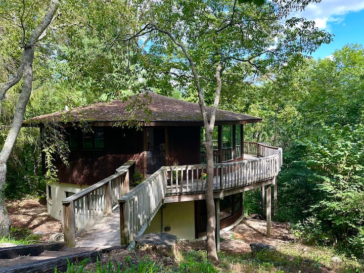 Farmer’s Perch - Roundhouse In Blacksburg, Va - Blacksburg, VA