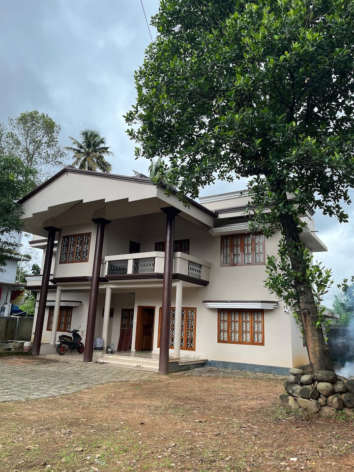 Spacious 4bhk Villa By Dragster Homes - Kochi, India