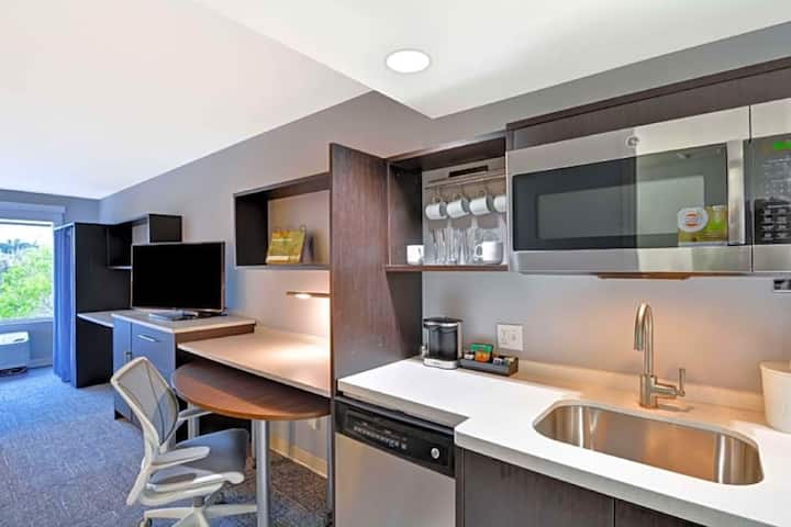 2 Suites For Family Comfort Near Hard Rock - Miramar, FL