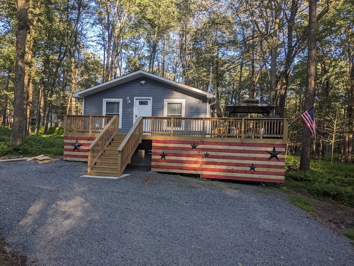 Liberty Lodge - Lakes, Golf Cart, Fireplace - Arrowhead Lake, PA