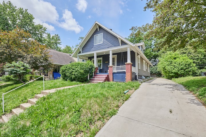 Charming 4br/2bth Home! - Kansas City, KS