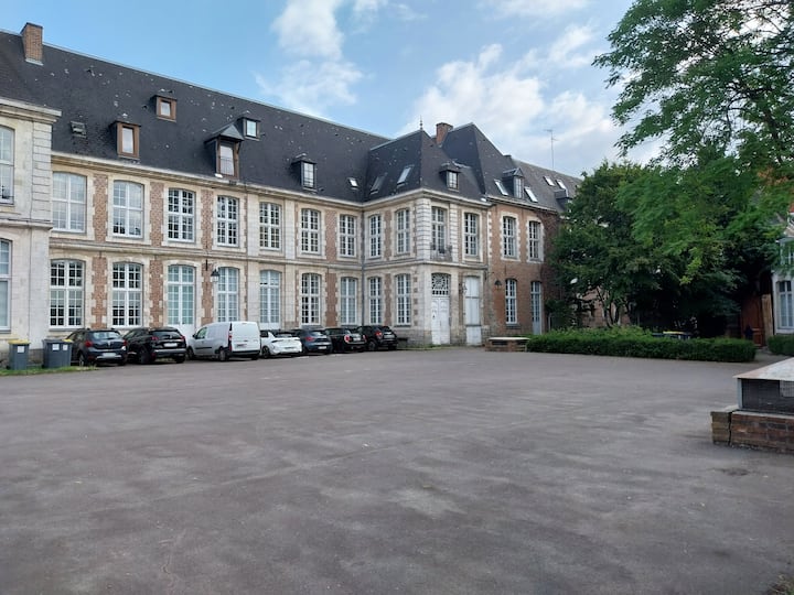 Triplex Cosy Avec Parking Cœur Du Vieux Lille - Lila