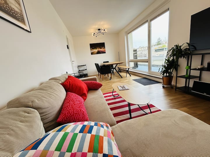 Quiet Attic Flat W/ Terrace Close To Schönbrunn - Viena