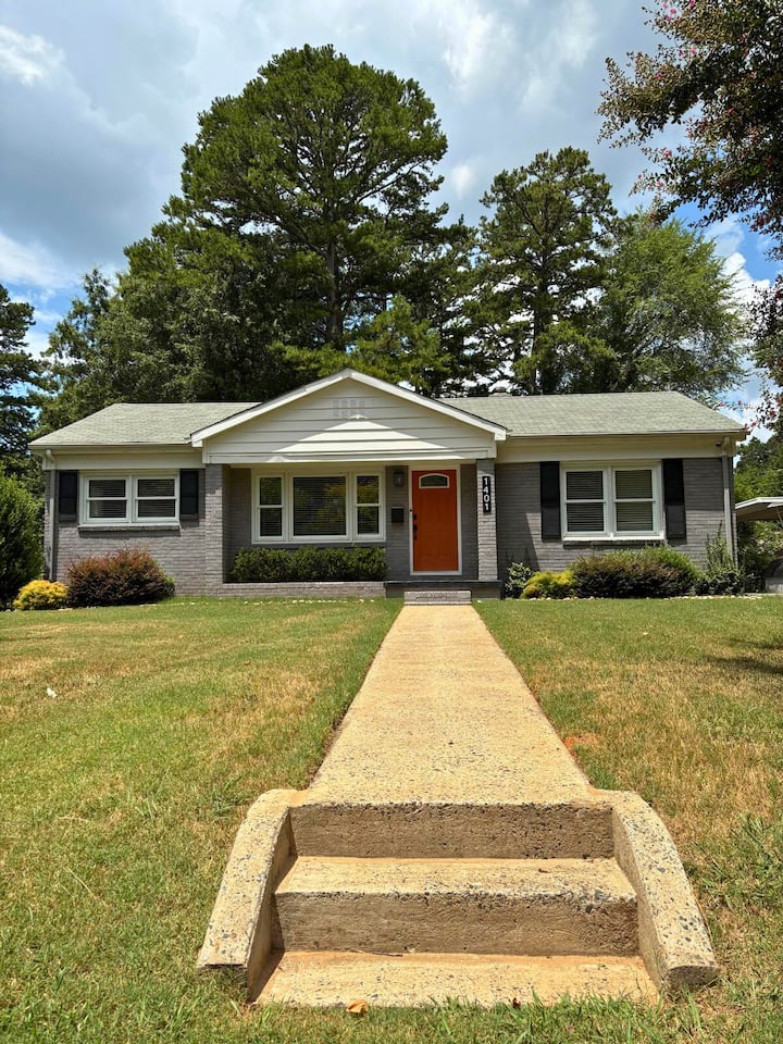 Cozy Home In Quiet Charlotte Neighborhood - Charlotte, NC