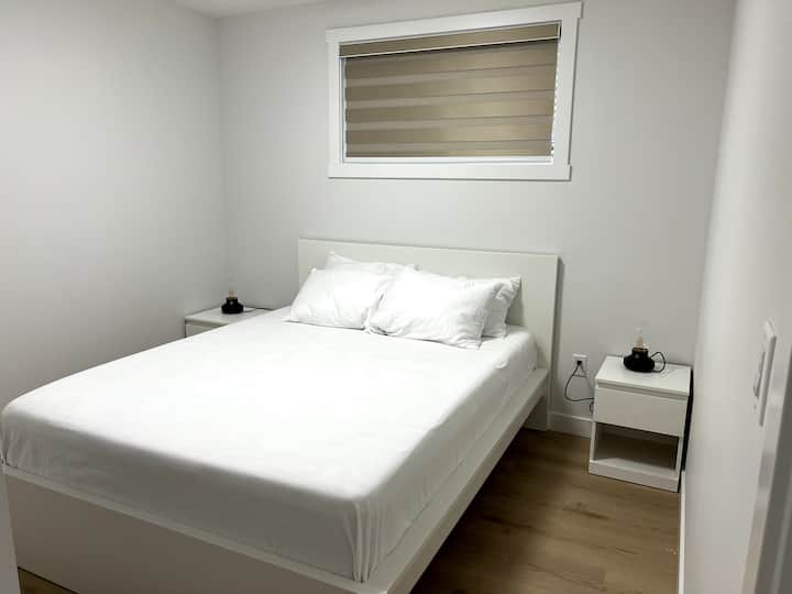 Stylish Stay | Private Entry - Calgary