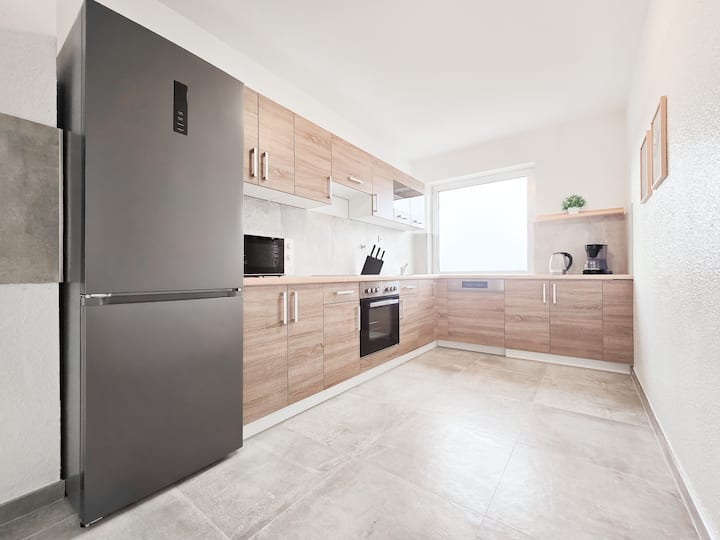 Tolstov Apartments - 2 Zimmer-balkon-waschmaschine - Kerpen