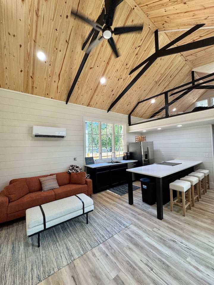 New! Waterfront Cabin Retreat; Private Boat Launch - Guntersville Lake