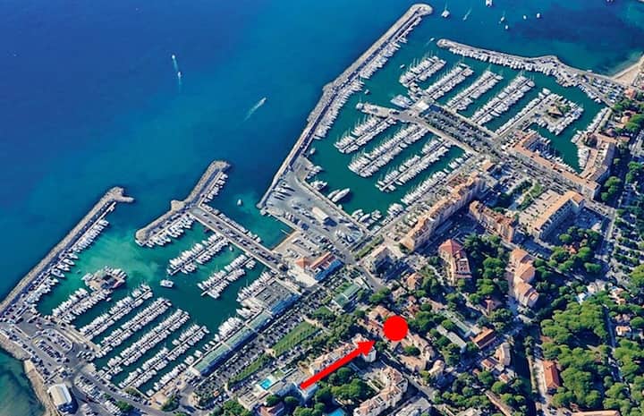 2 Pièces Avec Balcon Et Parking - Hyères
