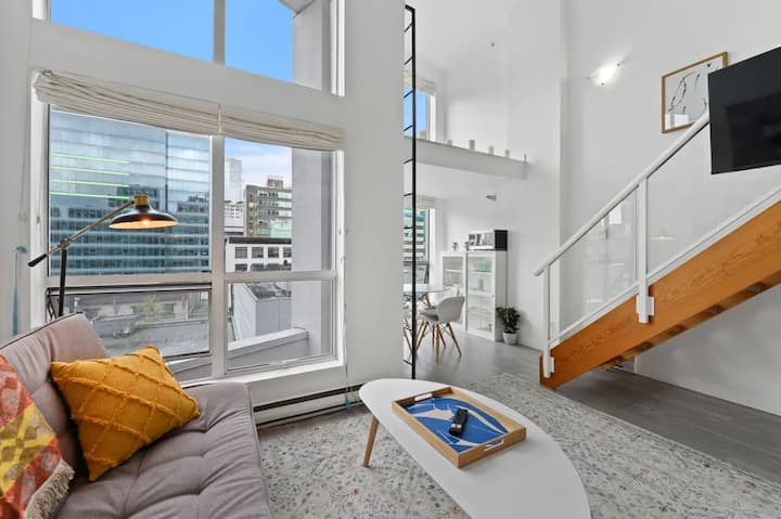 Modern Loft In Heart Of Downtown - Vancouver