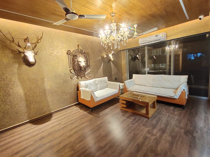 Royal 3bhk Luxury Stay - 아마다바드