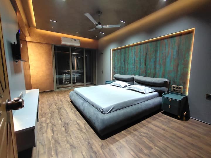 Luxurious 3-bhk Rajwadi Apartment In Ahmedabad - 