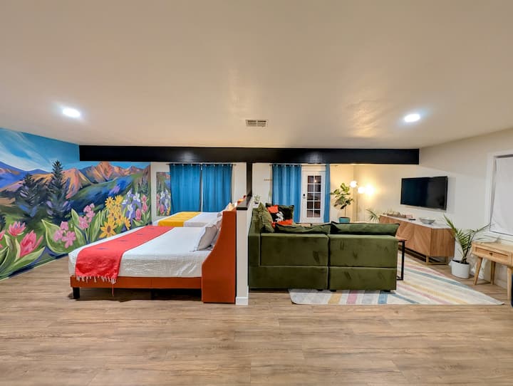 Animas Valley Lodge Unit 4: Studio + Pool Table - Durango, CO
