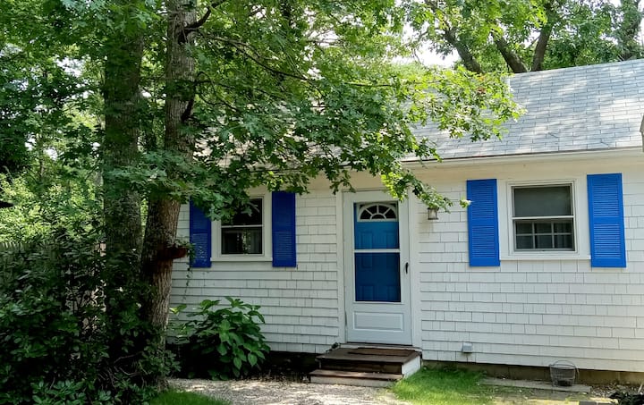 Charming Cottage
Retreat! - Cape Cod Rail Trail, Brewster