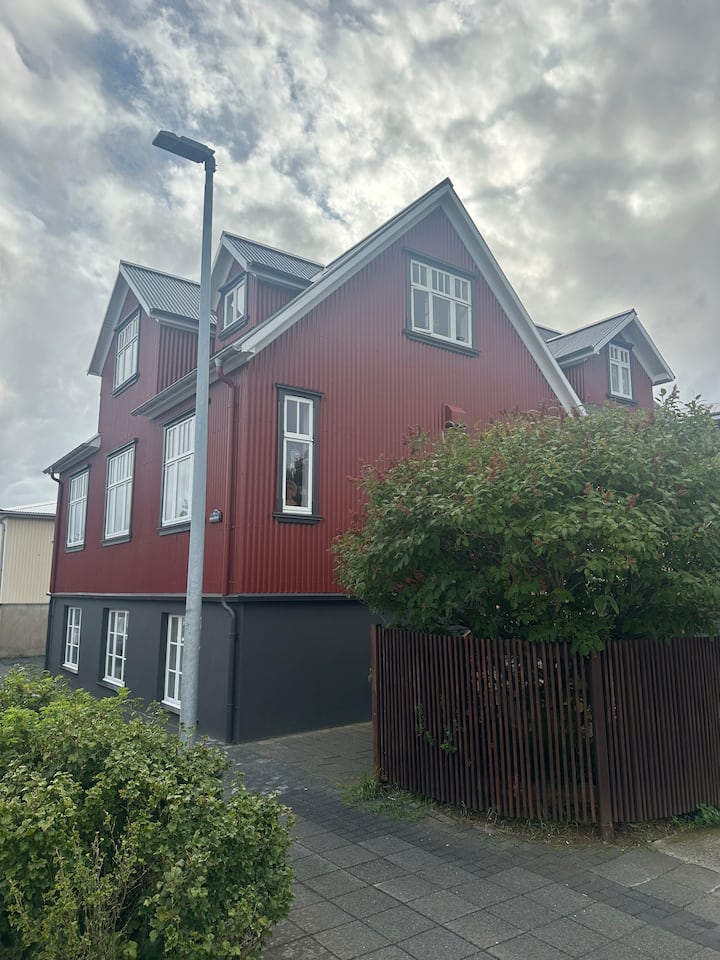 Home In Heart Of Hafnarfjörður - Islande