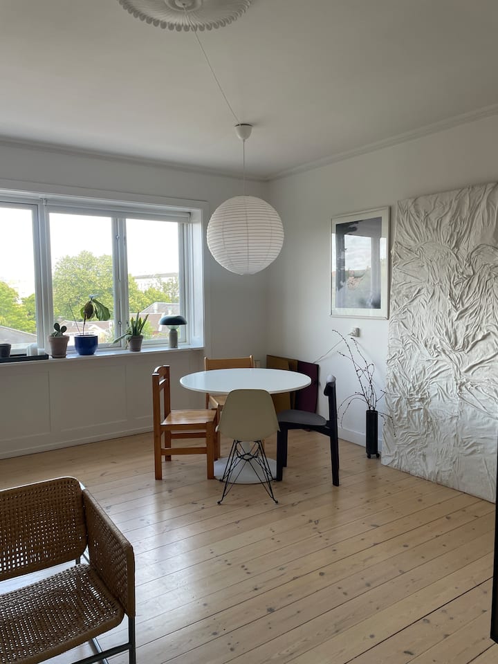 Bright Apt In ØSterbro W/balcony - Copenhagen