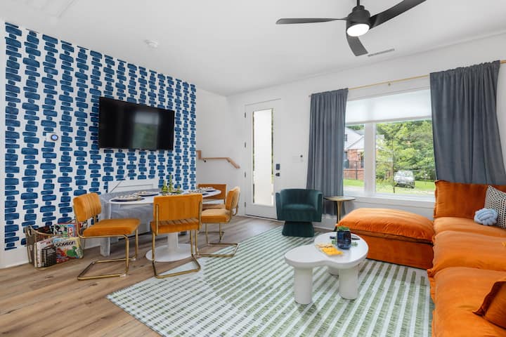 Game Night House | Projector Patio & Backyard Fun - Raleigh, NC