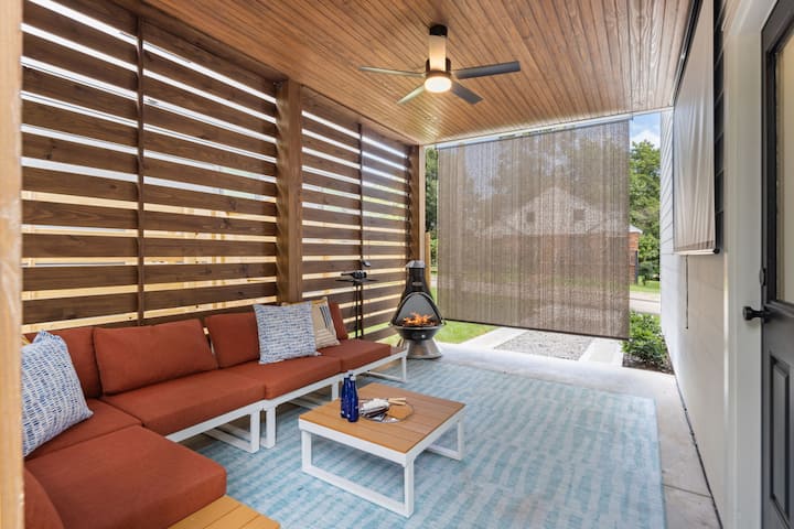 Game Night House | Projector Patio & Backyard Fun - North Carolina State University, Raleigh