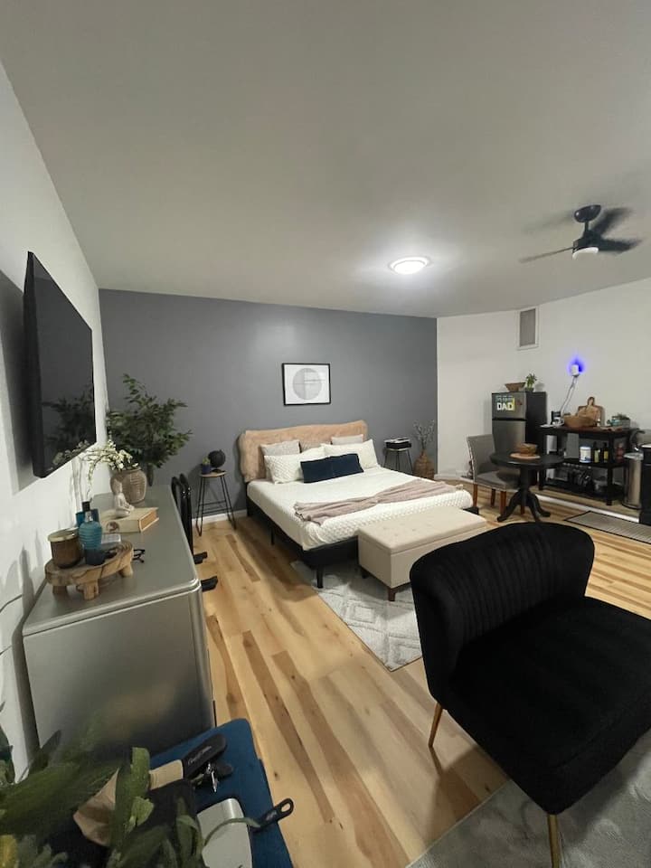 Chic 1br Studio W/ Kitchenette - Sugar Land, TX