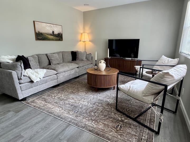 The Rogers Retreat - Rogers, AR