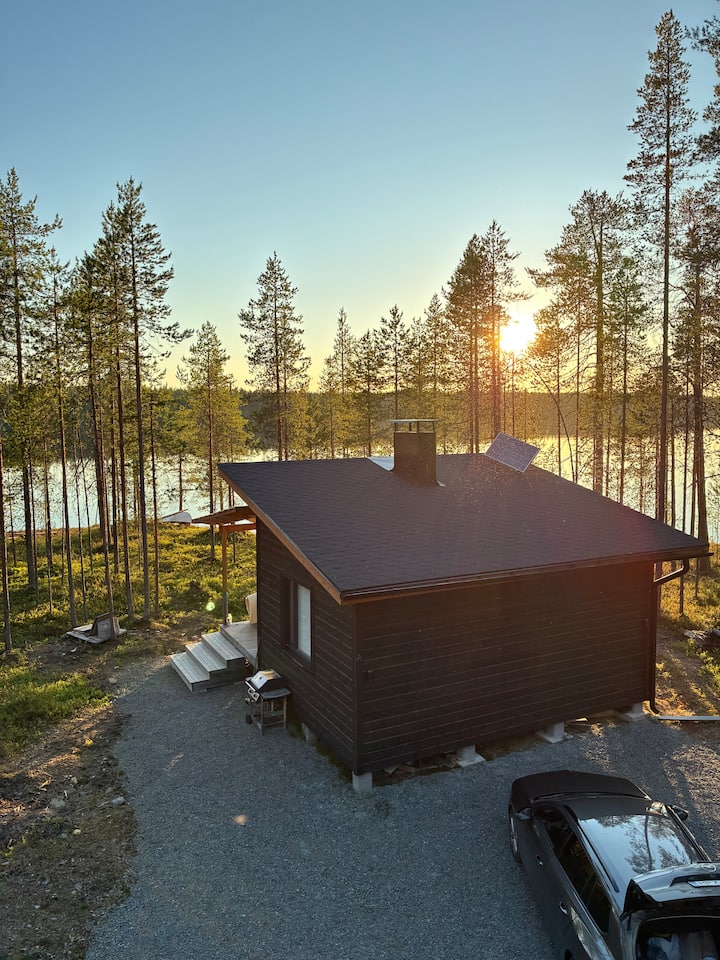 Pieni Mökki Kauniin Järven Rannalla Posiolla - Posio
