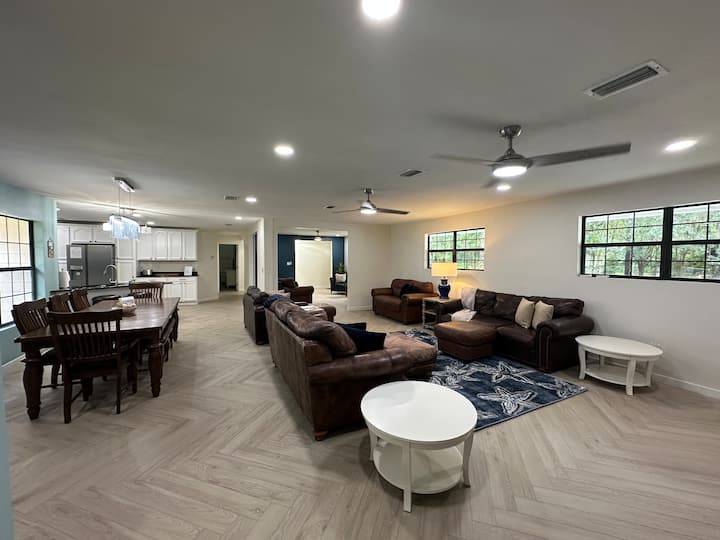 Terra’s Comfy Coastal Shell-ter - Jacksonville