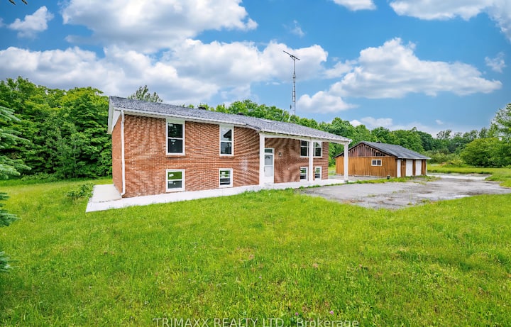 17 Acre Farm House For Rent - Orangeville
