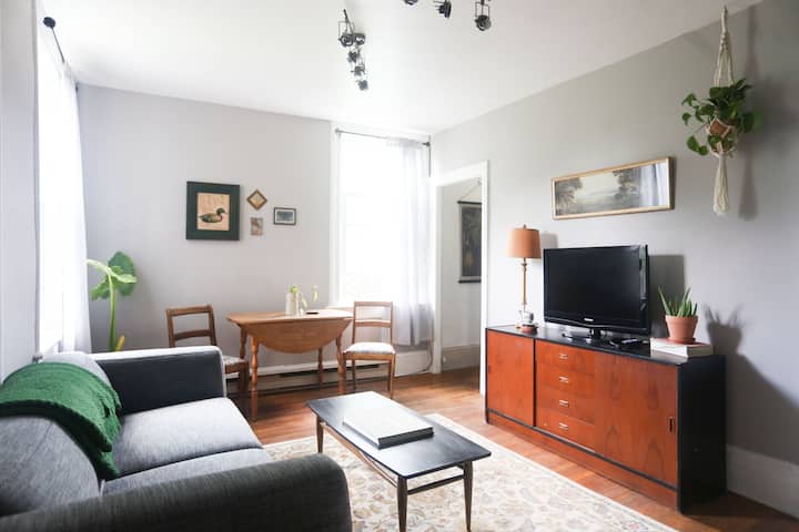 Balmy Beach Farm House - Owen Sound