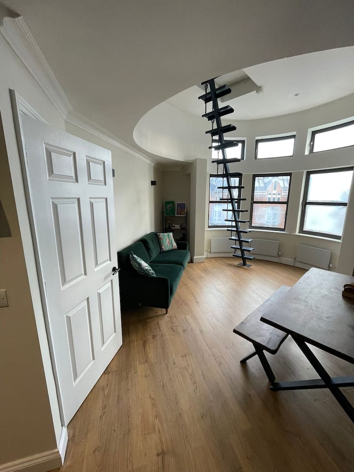 Modern 1 Bed Flat In Twickenham - Twickenham