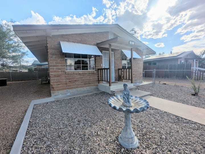 Cozy Tombstone Stay W/king Beds - Tombstone, AZ