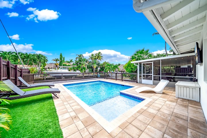 Heated Pool! Waterfront & Tiki Hut! Close 2 Beach! - Fort Lauderdale-Hollywood Airport (FLL)