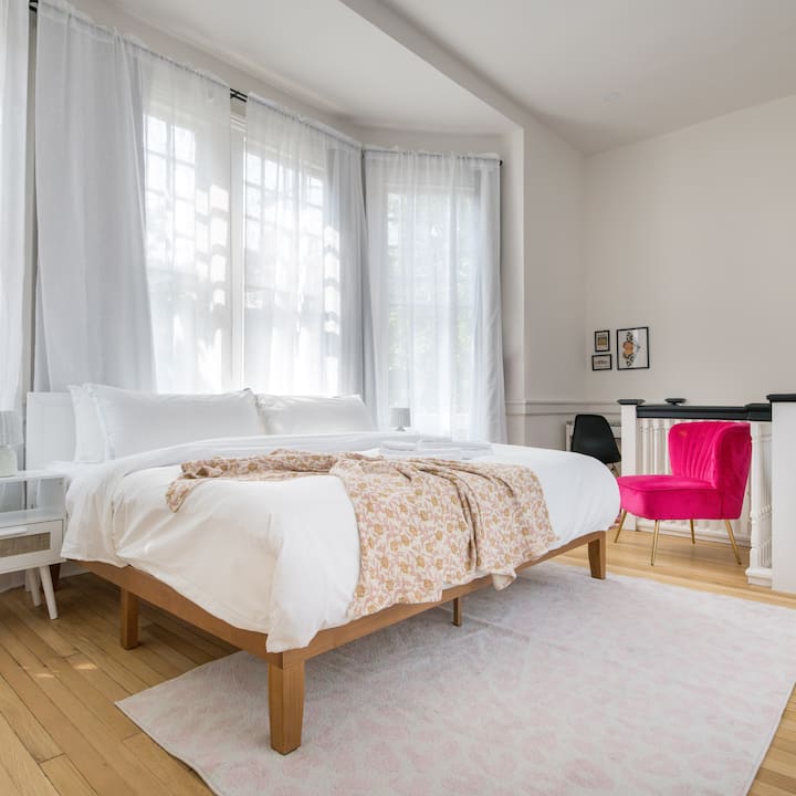 Chic Meets Charm In Heart Of Rittenhouse Square - Passyunk Square - Philadelphia