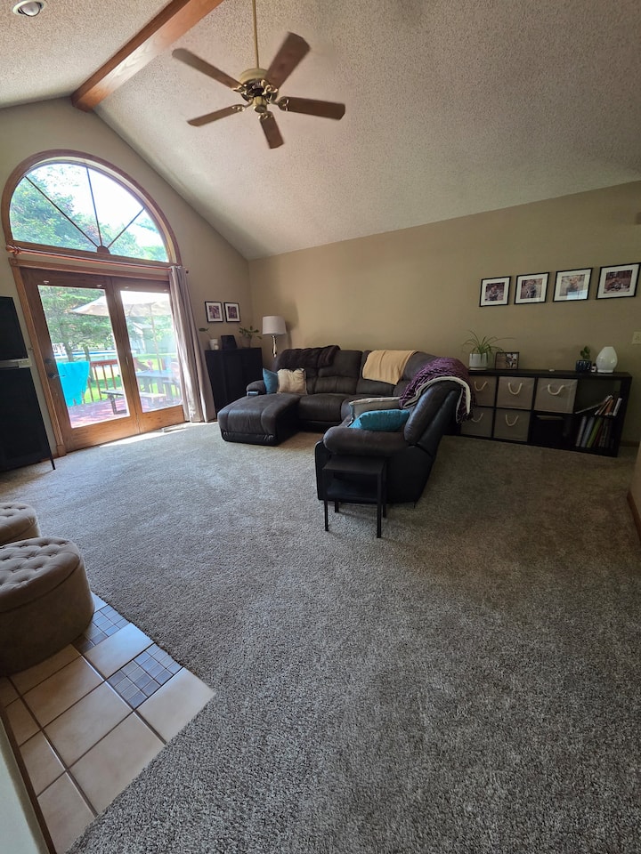 Bright & Cozy Family Home + Yard - Stevens Point, WI